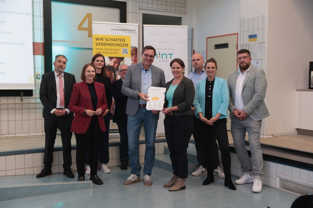 Studienkolleg St. Johann als „Digitale Schule“ ausgezeichnet